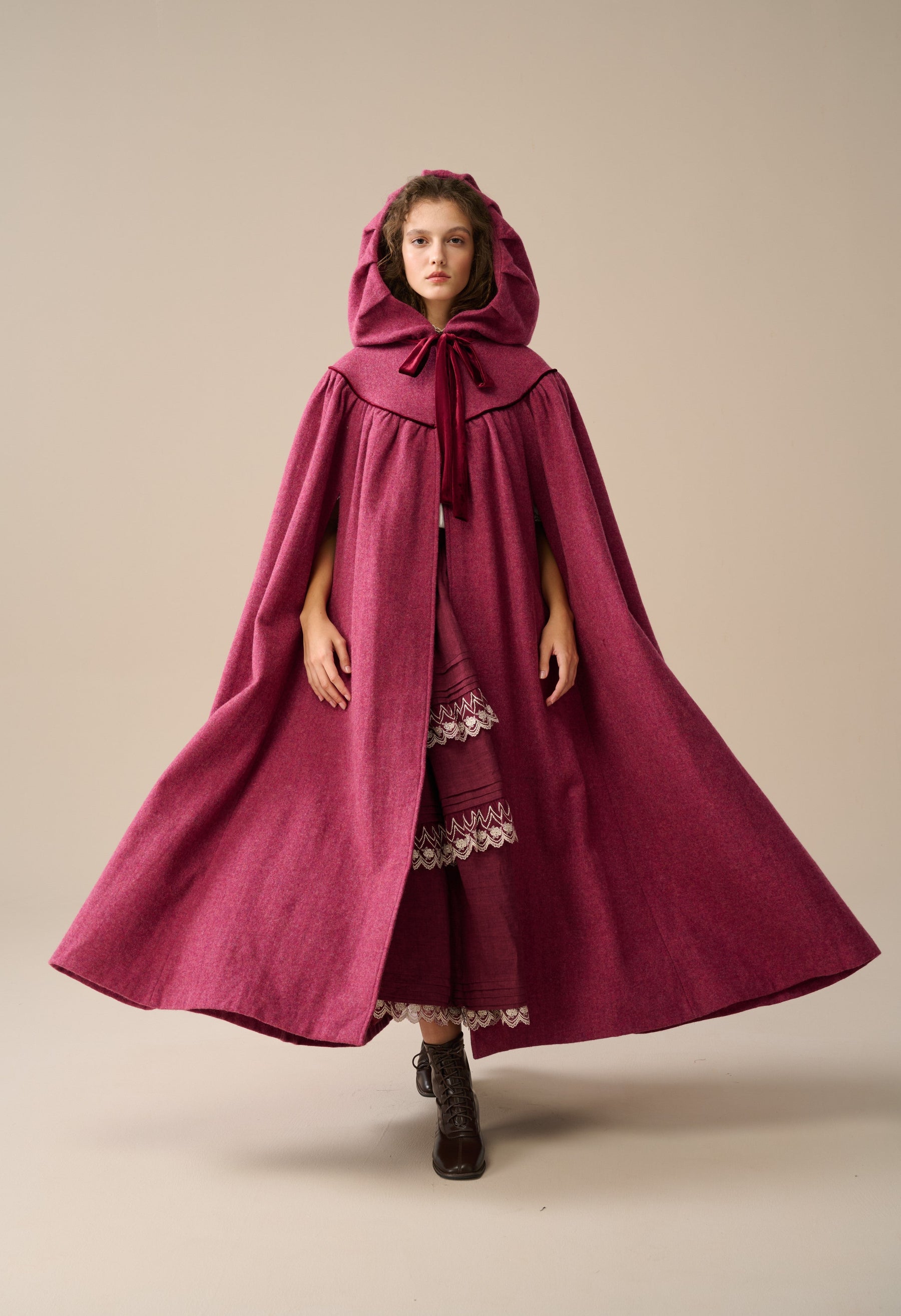 Perfumer 33 | white wool cloak wedding cape – Linennaive