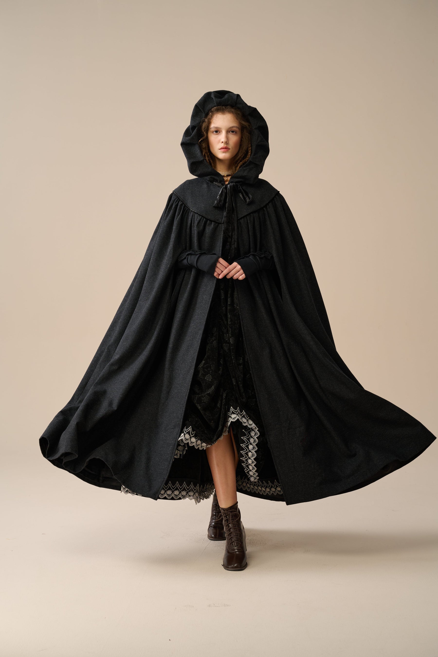 Perfumer 33 | white wool cloak wedding cape – Linennaive