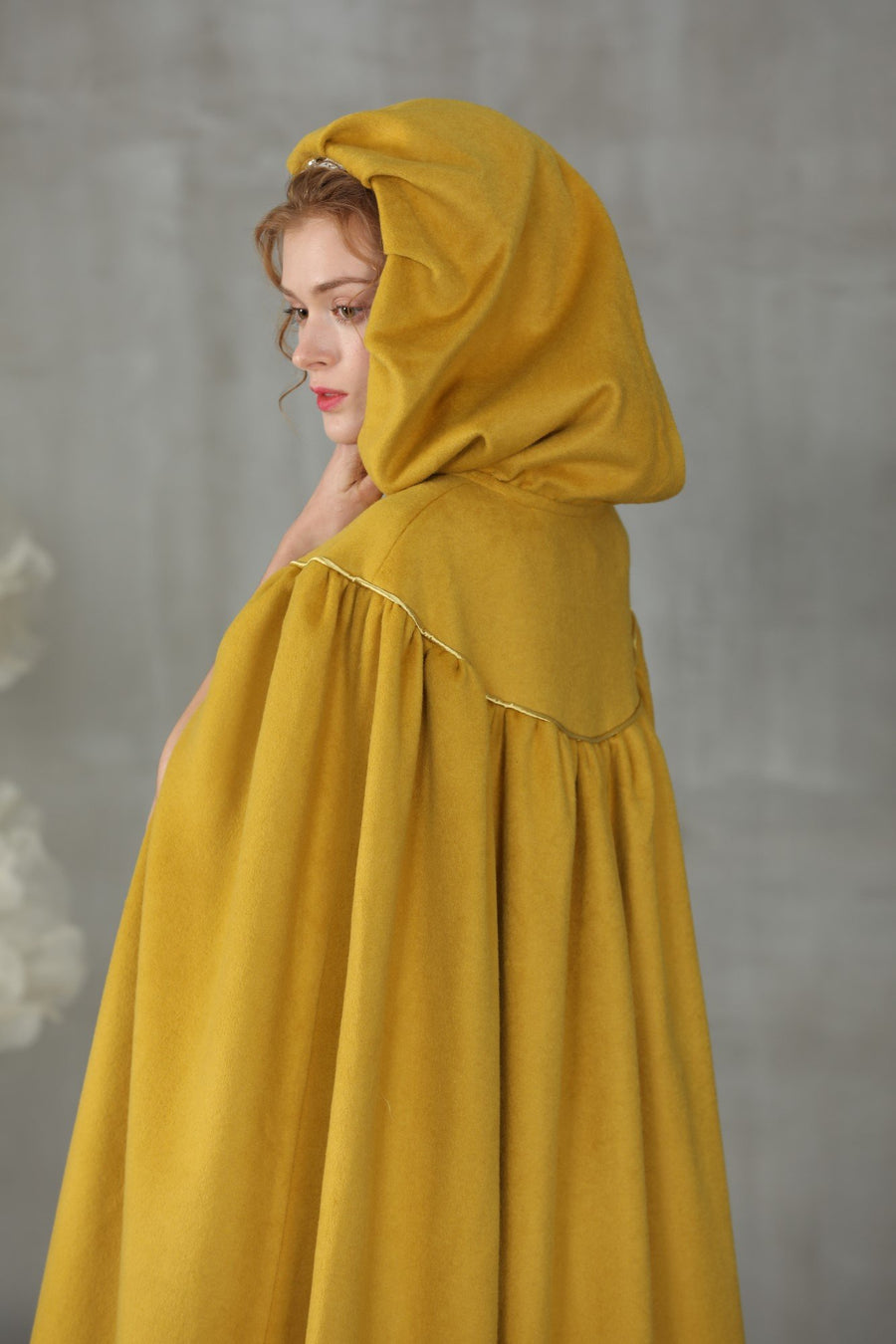 Perfumer 33 | white wool cloak wedding cape – Linennaive