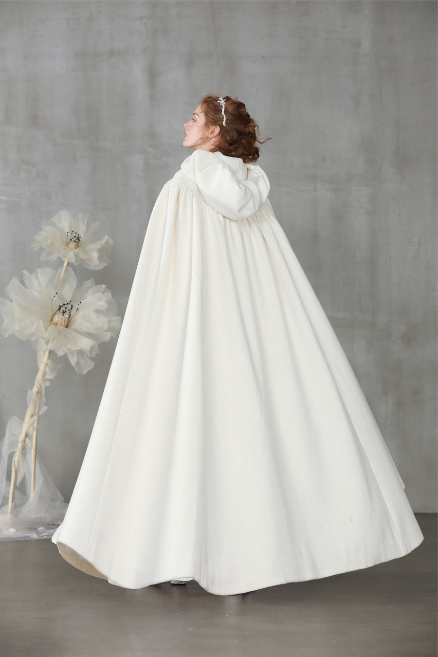 Perfumer 33 | white wool cloak wedding cape – Linennaive