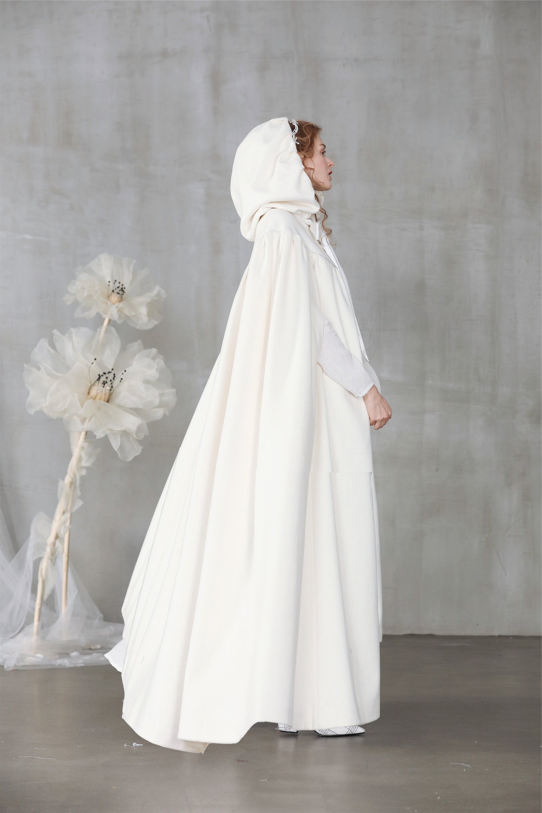 Perfumer 33 | white wool cloak wedding cape – Linennaive