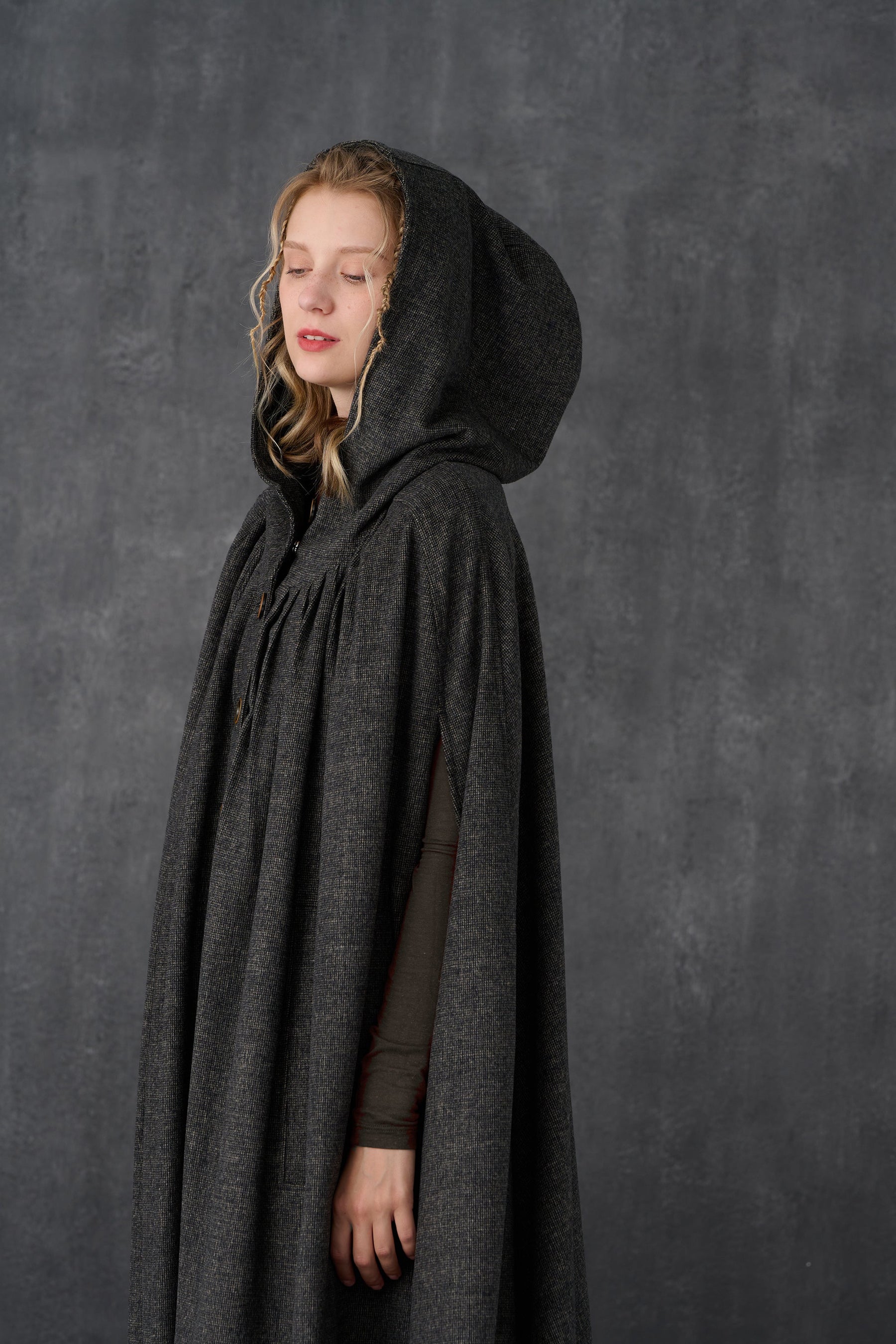 ARIEL 14 | HOODED WOOL CLOAK COAT – Linennaive